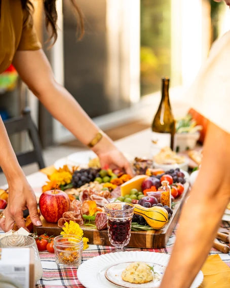 Tips For Setting a Stunning Fall Grazing Table – Flouwer Co.